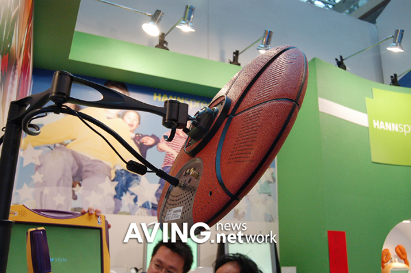 Hannspree with fasionable and colorful TVs and Speakers