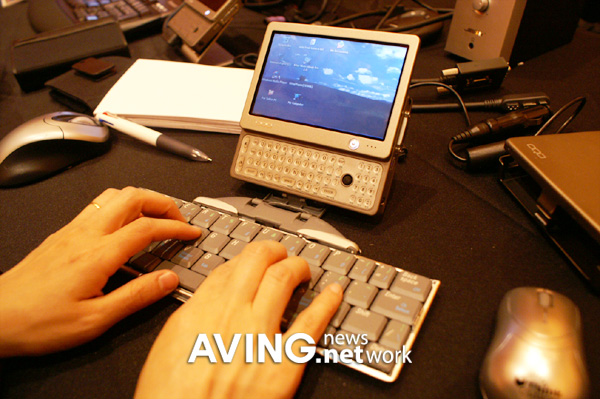 OQO ultra personal computer O1+
