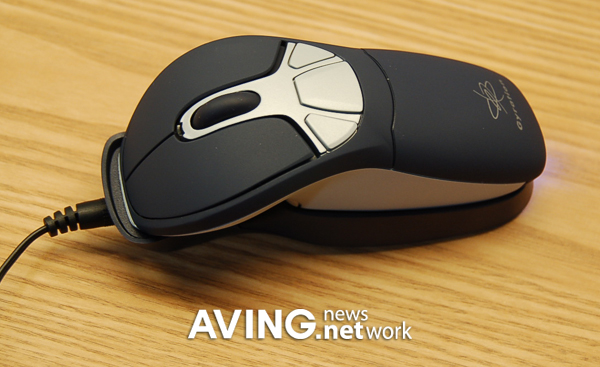 Ocean Technology G2 Wireless Mouse, in the Air & on the Desk