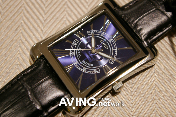 A Crown Shape Lloyd Wrist Watch