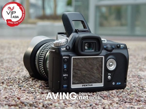 'Pentax ist DL2’ DSLR camera with simple, easy-to-use operations