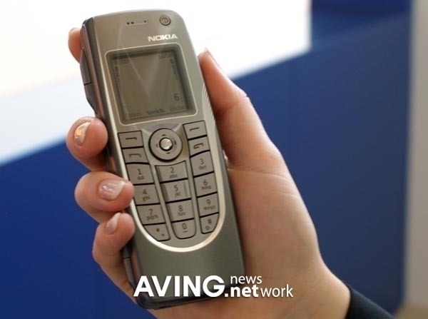 NOKIA 9300i suitable for team project with speaker phone & conference call
