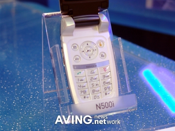 NEC presented Slim Phone 'N500i' at CeBIT2006