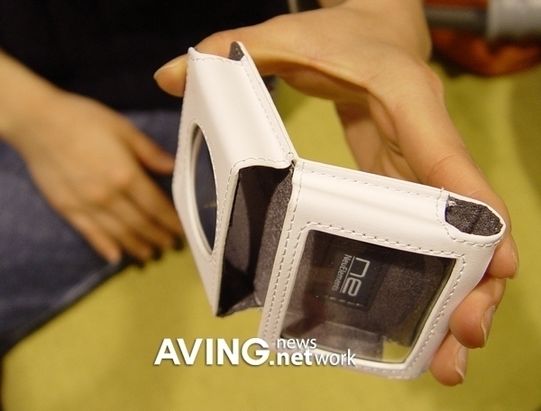 Belkin presents a flexible iPod case suitable for watching video clips