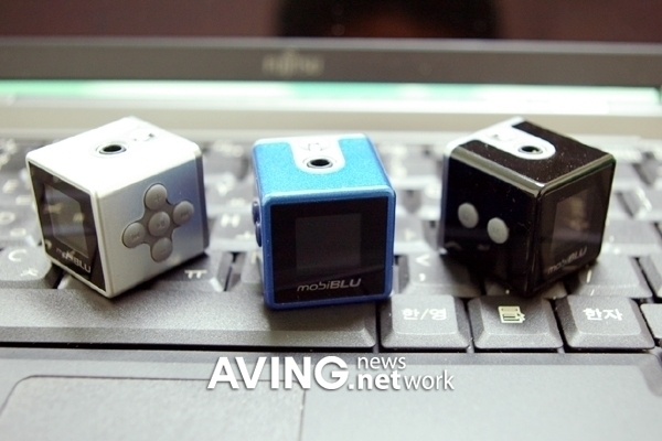 Hyunwon comes up with a new dice MP3P 'Cube 2'