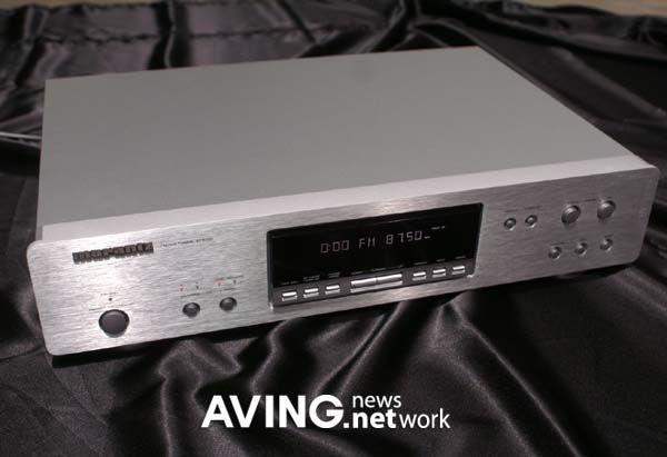 FM/MW/LW radio tuner with programmable 60 presets