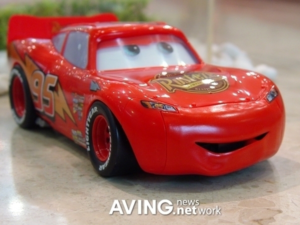 Disney's Pixar Cars Fast-Talkin' Lightning McQueen Interactive Car