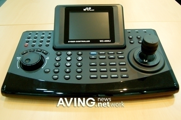 Joystick controller equipped with both joystick and jog shuttle