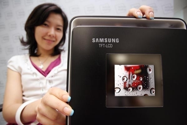 Samsung develops LCD screen of 3inch VGA for digital cameras
