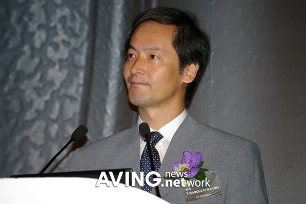 Nikon unveils 10.2 megapixel DSLR camera 'D80' in Korea