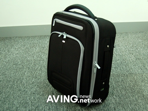Belkin to present a suitcase with a notebook pouch