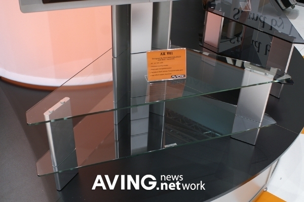 AVIOX to present 'AX V01' with triangle design