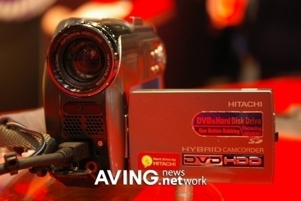 Hybrid camcorder with embedded 8GB HDD and DVD burner
