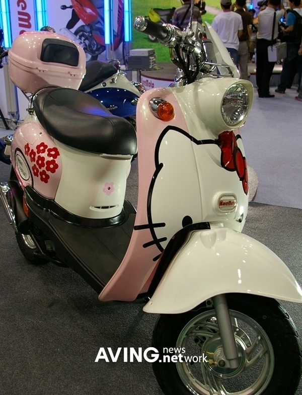 Hello kitty scooter for general public