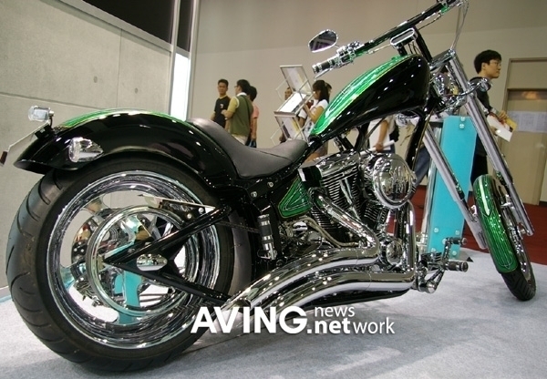Moon Chopper's Custom Bike (1)