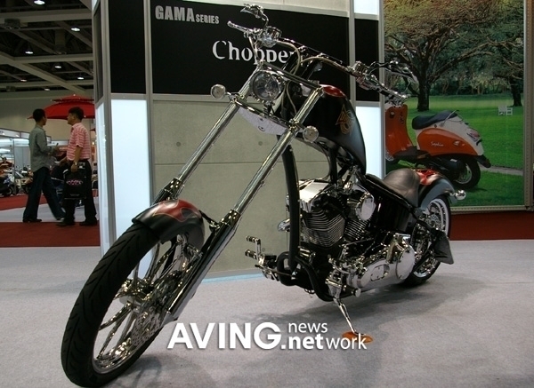 Moon Chopper's Custom Bike (2)