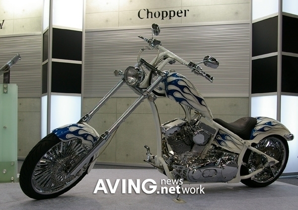 Moon Chopper's Custom Bike (3)
