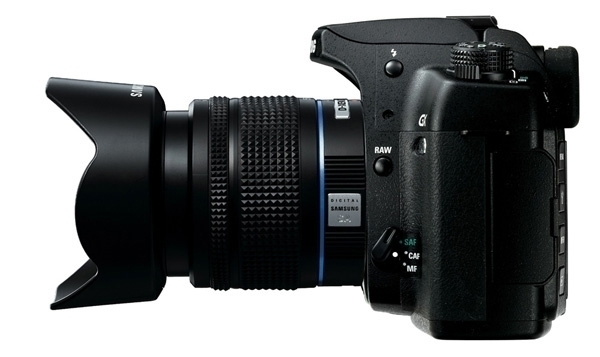 Samsung launches a new 10.2 mega-pixels DSLR