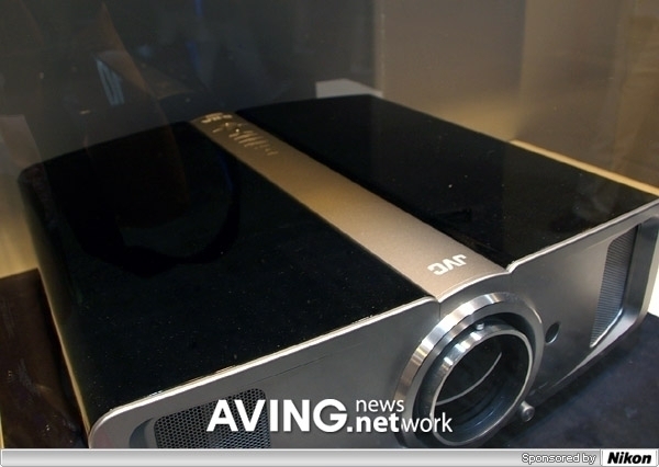 JVC to present a full HD projector, the contrast ratio of 10000:1