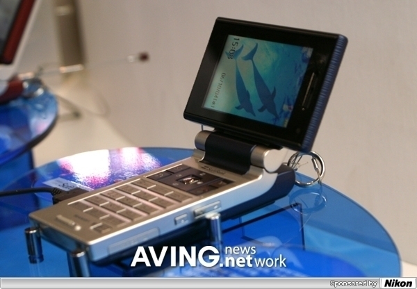 SHAPR's cycloid style cell phone -Japan mobile TV phone series(2)