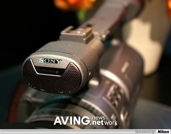 Sony presented its HD camcoder 'HDR-FX7'