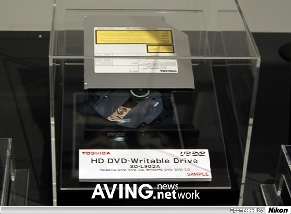 Toshiba to announce its debut of HD-DVD Writable laptop
