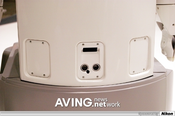 Fujitsu to present a service robot 'ENON'