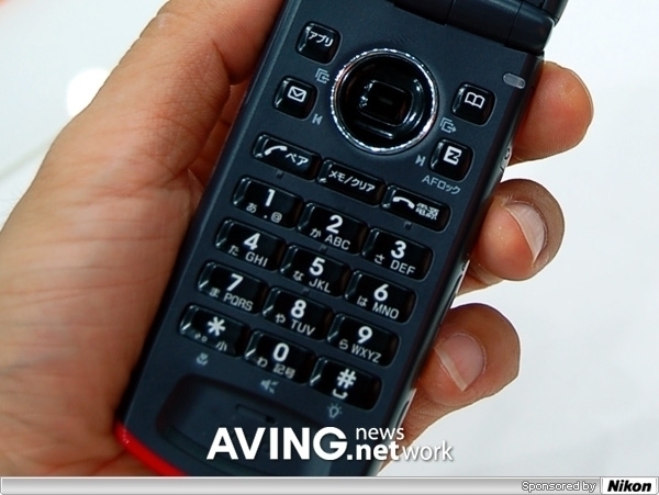 CASIO to unveil High-end mobile phones with wallet functions