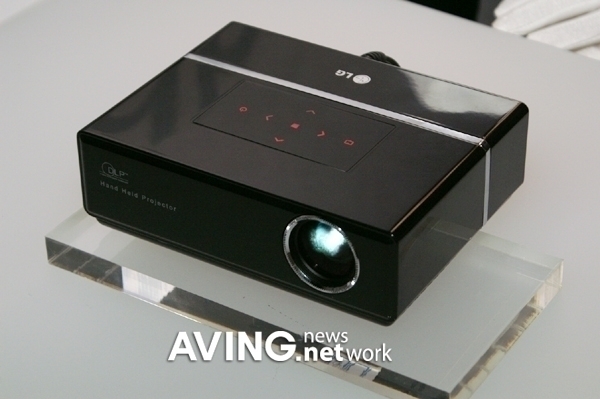 LG to reveal a new chocolate projector following the chocolate phone