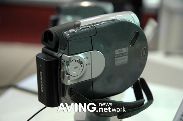 Samsung to reveal 26X optical zoom digital camcorder