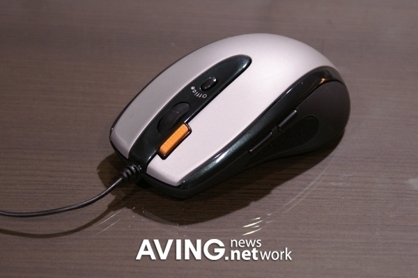 Laser mouse working on the glass panel