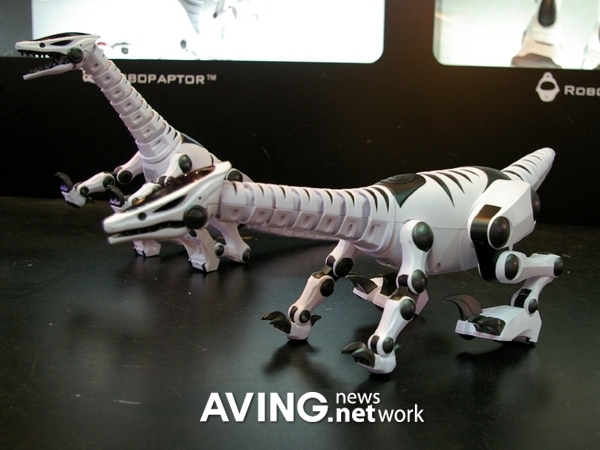 Dinosaurs are back with 'Roboraptor'