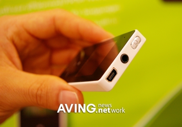 Luxpro to present 'Pico' slim mp3 player with touch pad