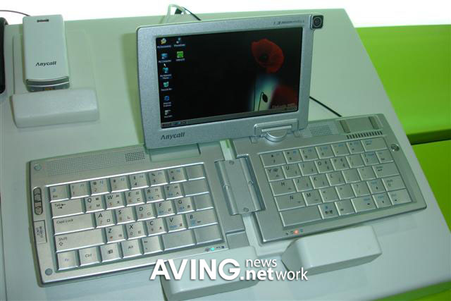 Samsung showed their new ULTRA portable PC 'SPH-P9000'