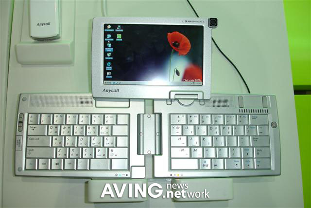 Samsung showed their new ULTRA portable PC 'SPH-P9000'