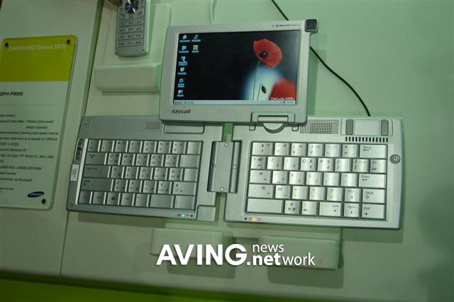 Samsung showed their new ULTRA portable PC 'SPH-P9000'