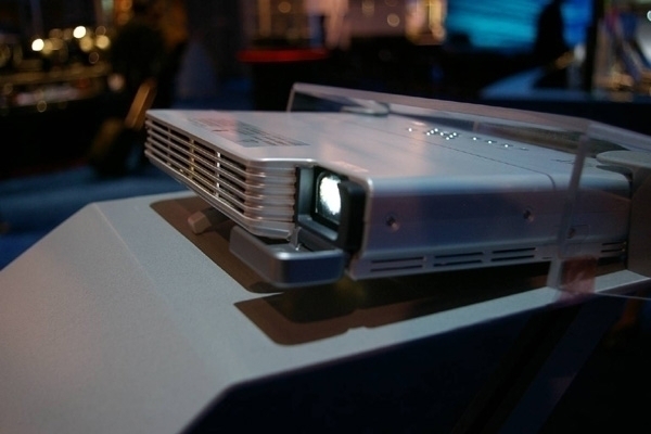 CASIO to present 4.3cm thick super slim projector 'XJ-S35'