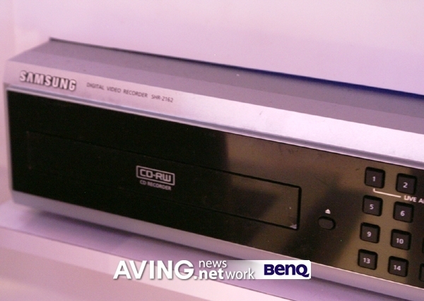 Samsung to present 16-channel CD R/W built-in DVR