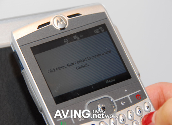 Motorola flash ship handsets (1) – ‘MOTO Q’ smart phone