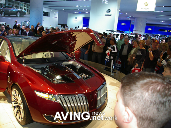 [ConCeptCar] Ford to unveil 'the Lincoln MKR’ concept car