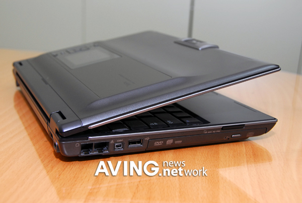 Asus 12-inch notebook 'W5Fe’ supporting SideShow with external display ...