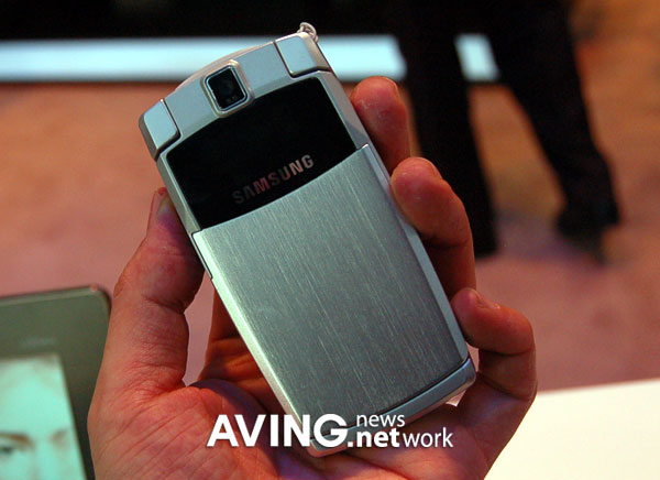 [3GSM-Samsung] Ultra Edition II 9.6 - full metal clamshell