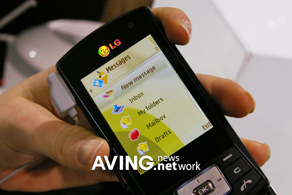 [3GSM-LG] LG to present 3G smartphone 'KS10' with full internet ...