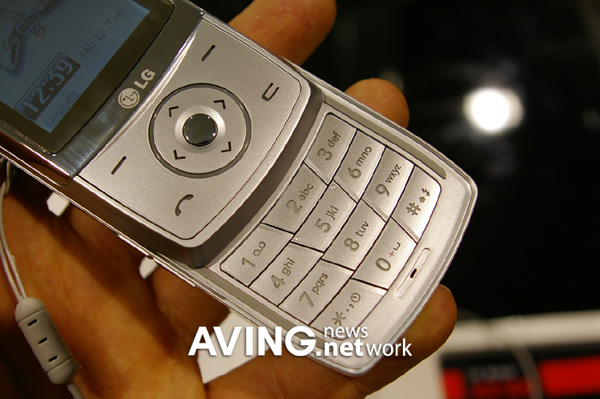 [3GSM-LG] LG to reveal its full metal body 3G slider 'KE500'