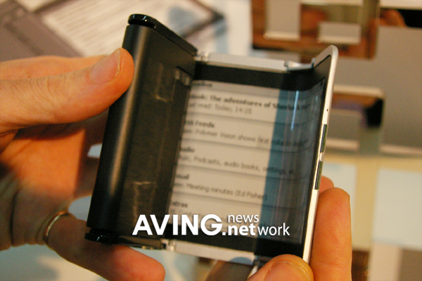 Polymer Vision to unveil flexible e-book