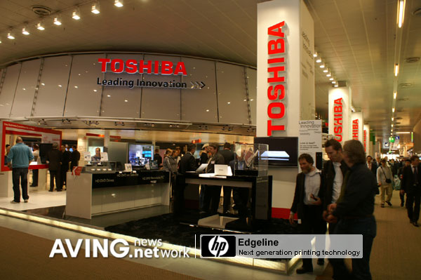 Toshiba to unveil its tablet pc 'portege R400’