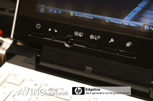 Toshiba to unveil its tablet pc 'portege R400’