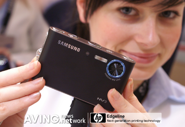 [CeBIT2007 Visual Focus] iF 2007 AWARD - Samsung's Digital Camera 'VLUU ...