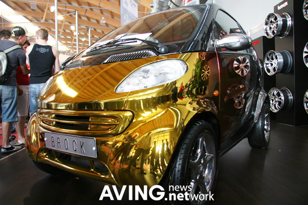 Brock to display its gold plated Benz Smart tuning-car
