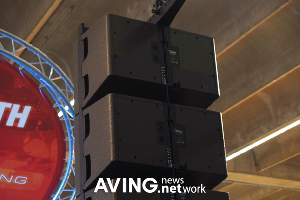 Dreamsound displays its Line array speakers of L-Acoustics